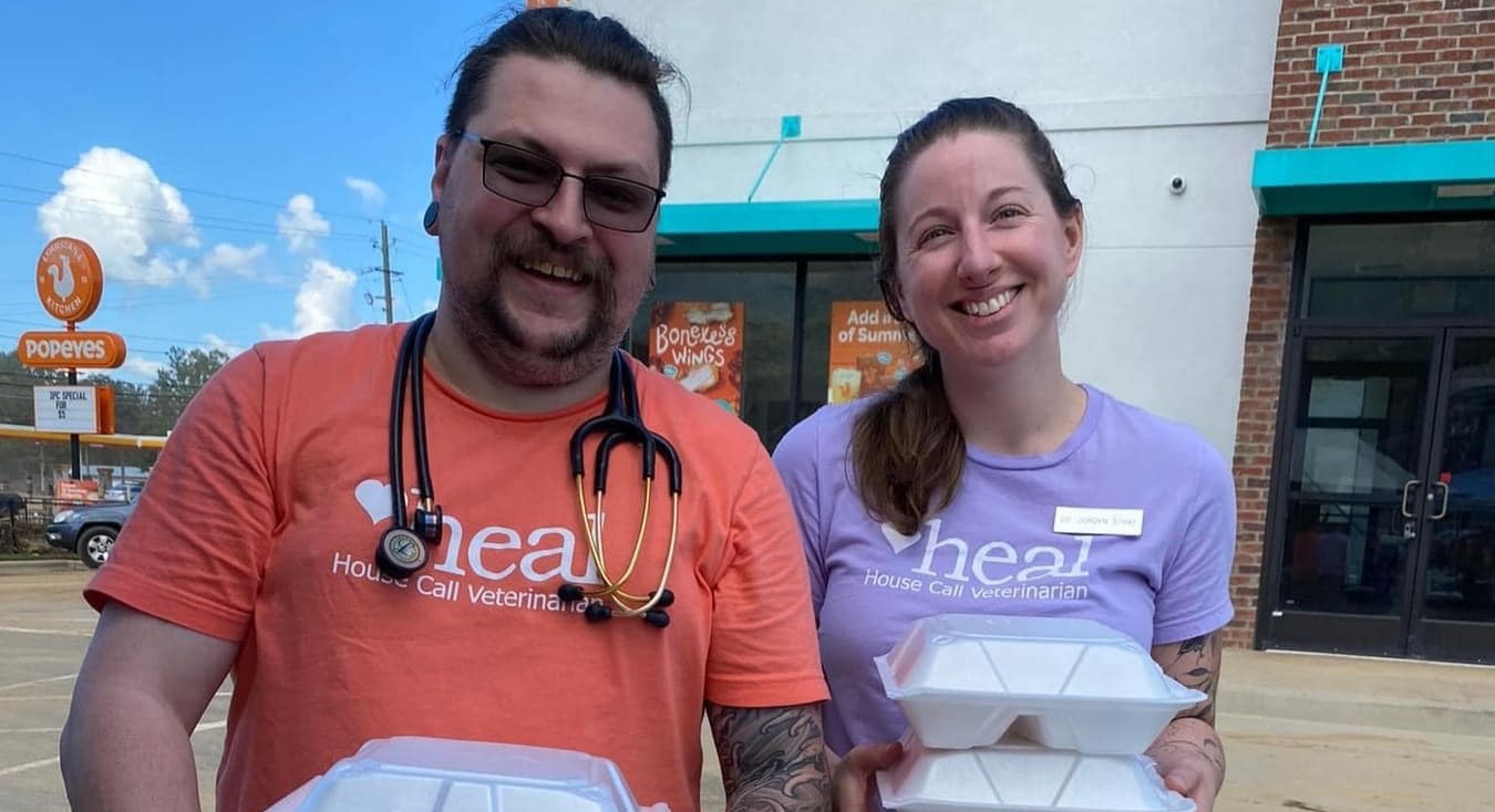 Asheville Vets Partner to Provide House Call Care | Heal House Call Veterinarian Library